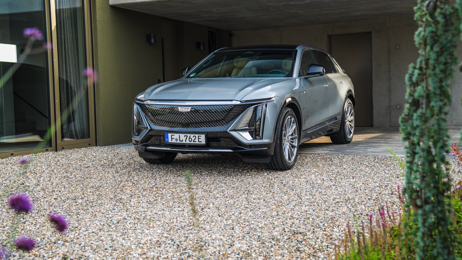 Cadillac Lyriq 600 E4 (2024-2025) price and specifications - EV Database