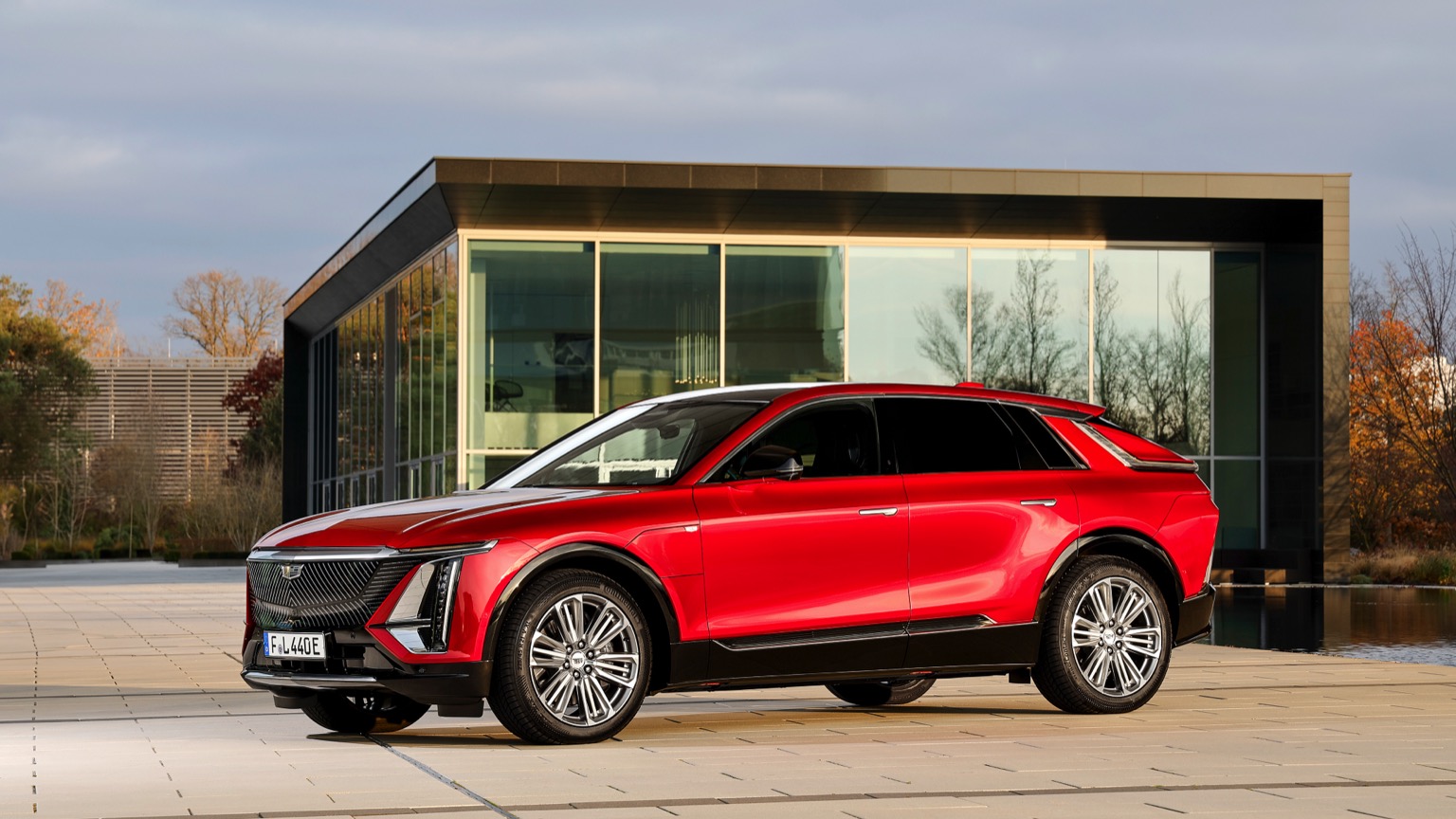 Cadillac Lyriq 600 E4 (2024-2025) price and specifications - EV Database