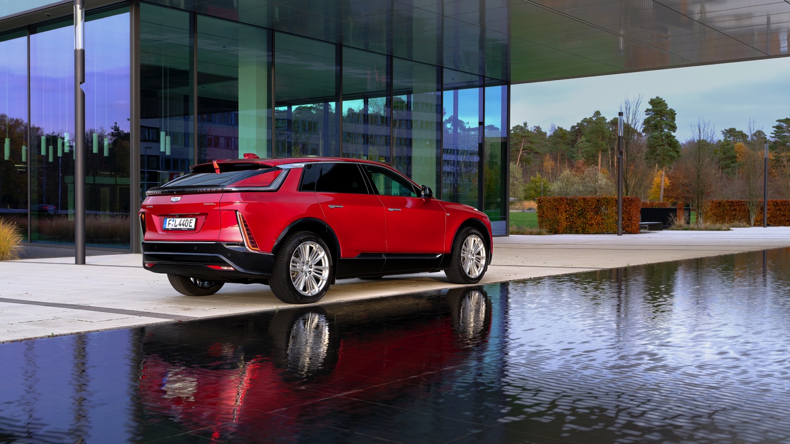 Cadillac Lyriq 600 E4 (2024-2025) price and specifications - EV Database