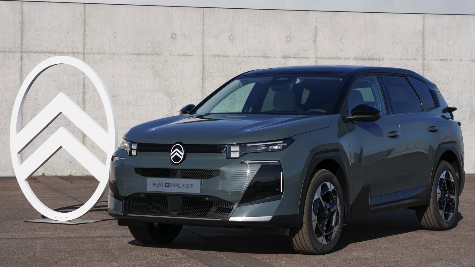 Citroën C5 Aircross Long Range (2025-2026) price and specifications ...