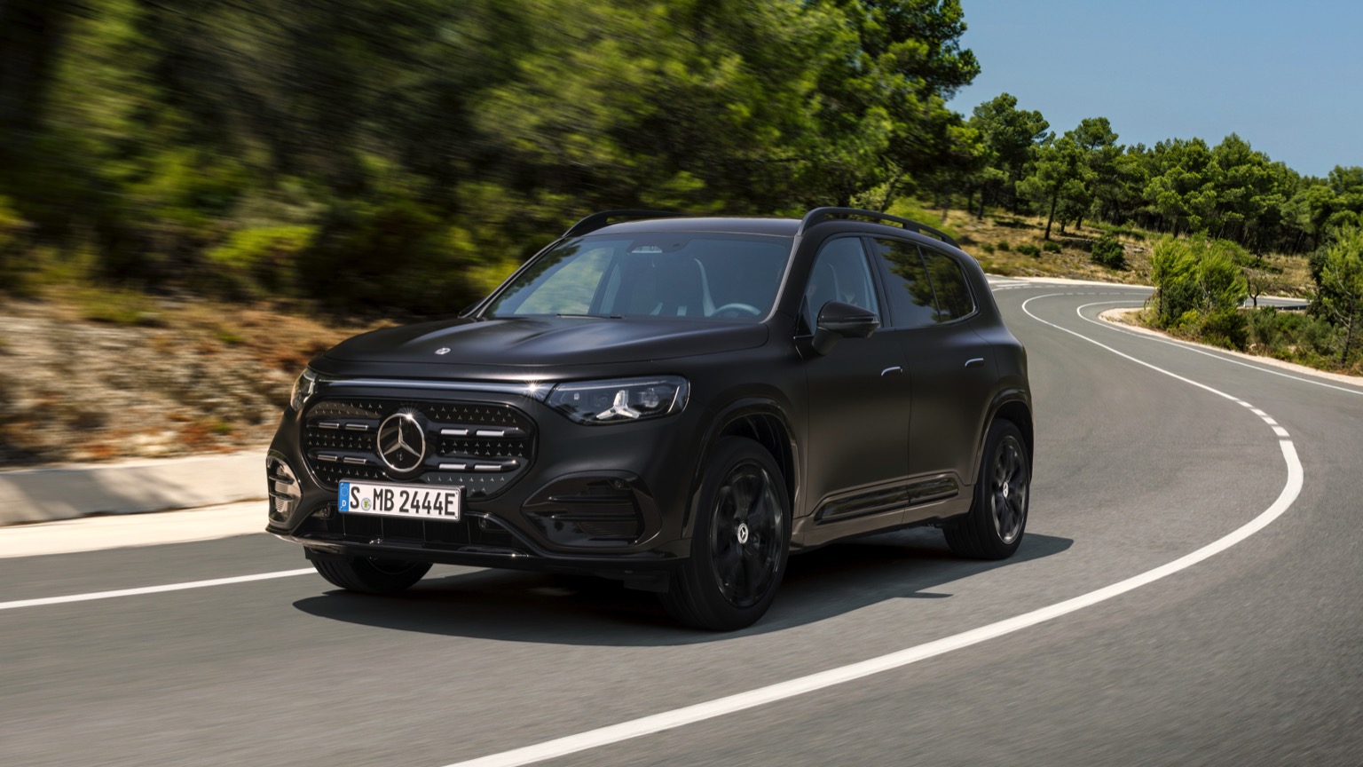 Mercedes-Benz GLB 350 4MATIC (2025) price and specifications - EV Database