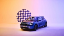 Mini Cooper SE (2023-2024) price and specifications - EV Database