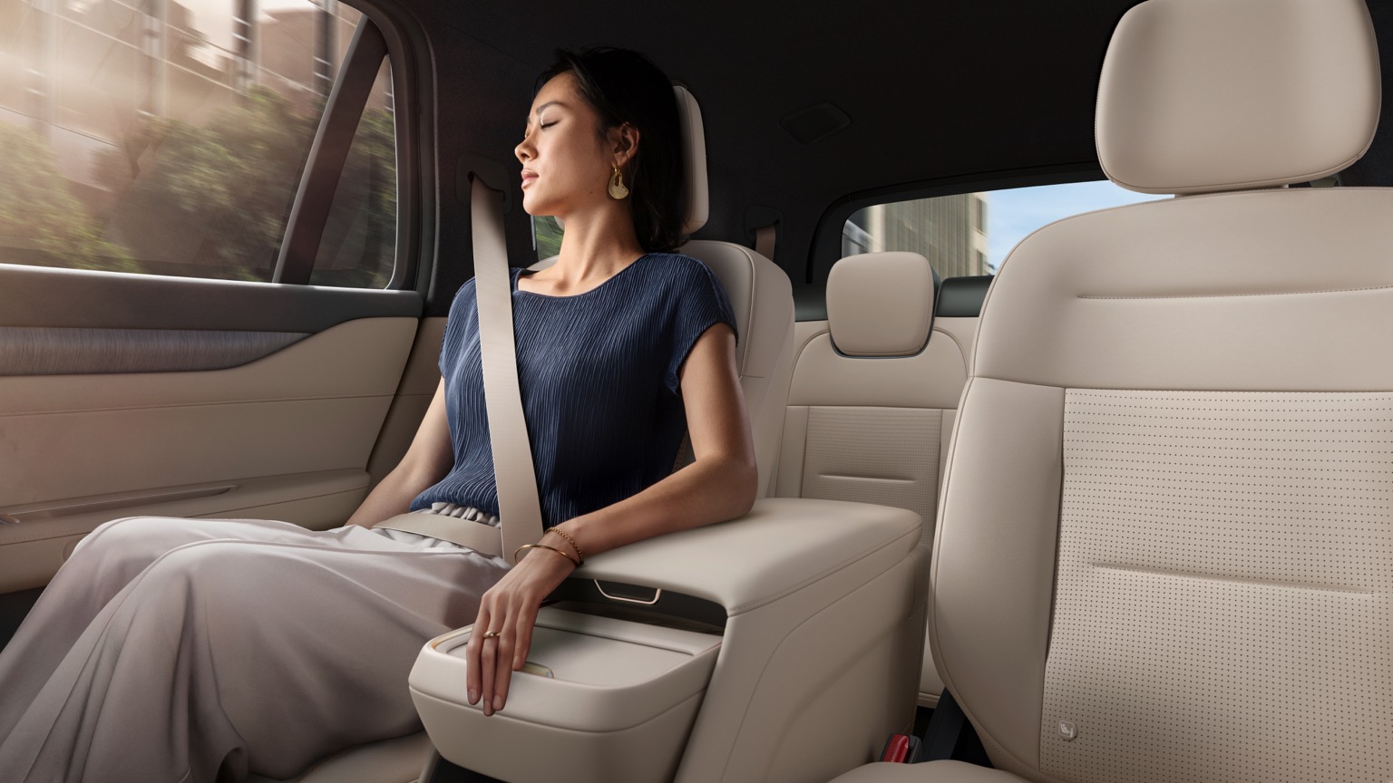 NIO EL8 Long Range (2024-2025) price and specifications - EV Database