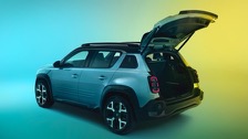 Renault 4 E-Tech 52kWh 150hp (2025-2026) price and specifications - EV ...