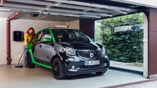 Smart ForFour Electric Drive (2017-2018) price and specifications - EV ...