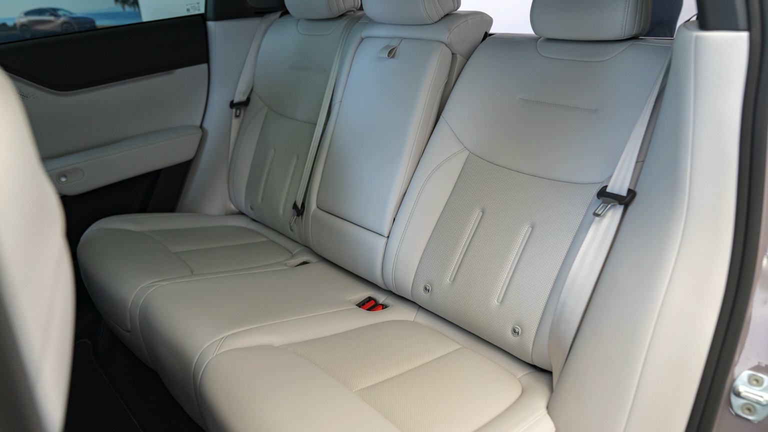 XPENG G6 RWD Long Range (MY25) (2025) price and specifications - EV ...