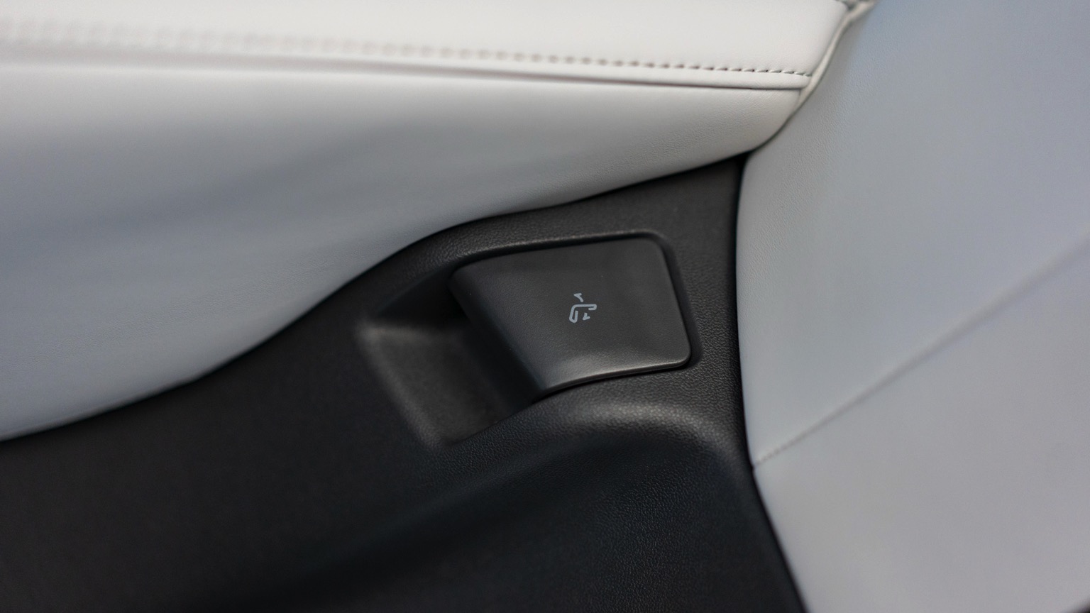 XPENG G6 RWD Long Range (MY25) (2025) price and specifications - EV ...